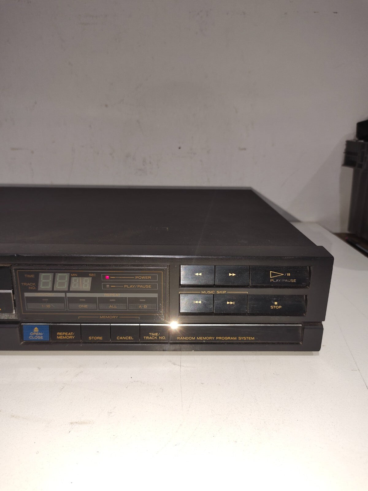 TEAC Compact Disc Player, Model PD-200, W/High Resolution 3-Beam Laser ...