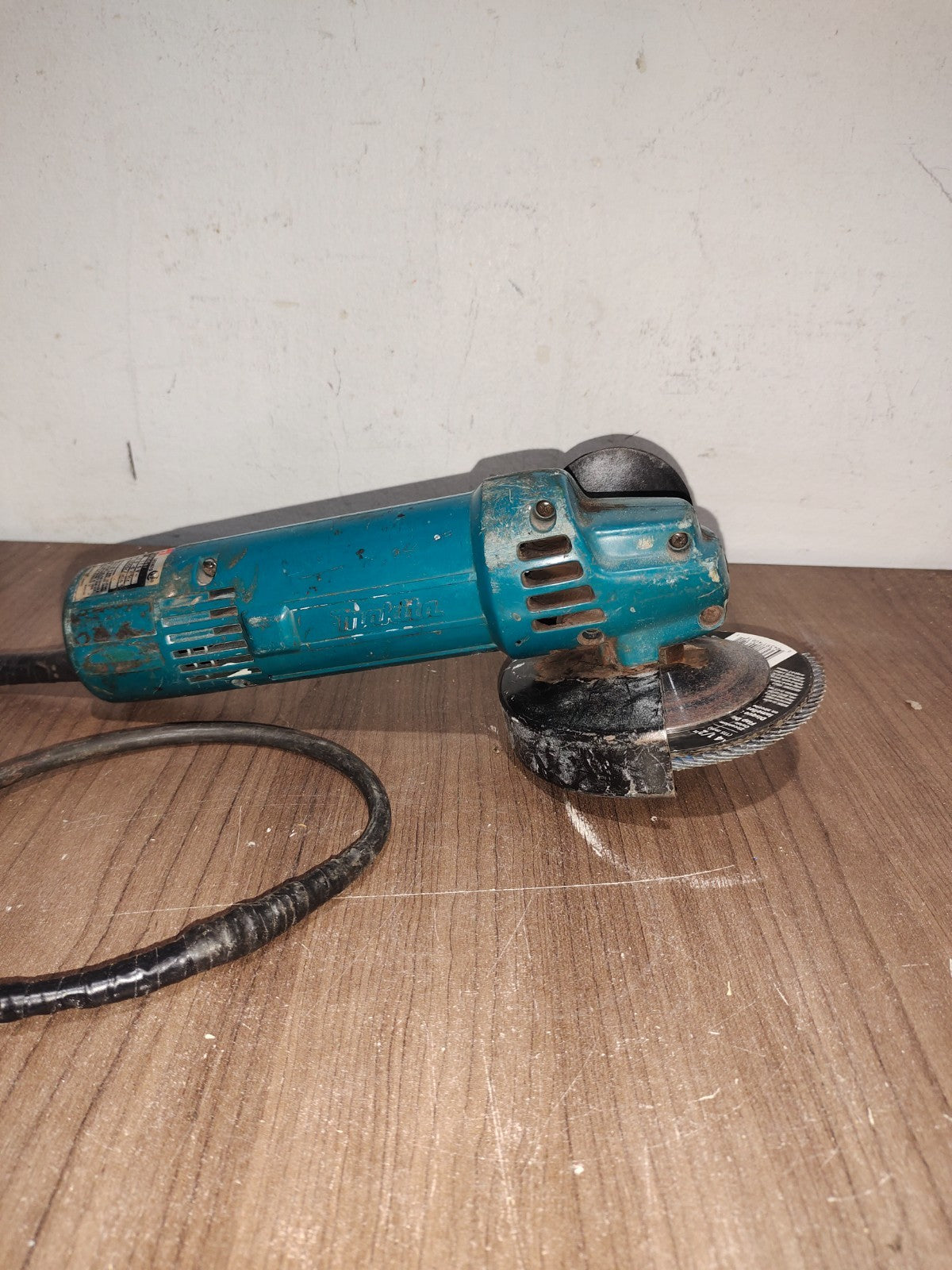 Makita 4" 125mm Disc Grinder Model No. 9514BH Corded High Rpm Power To ...