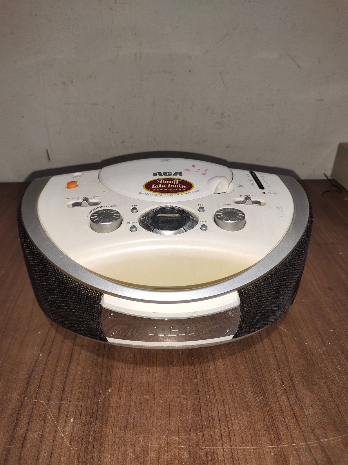 RCA RCD330-A Portable Compact Disc Player With Radio – Rebound Centre