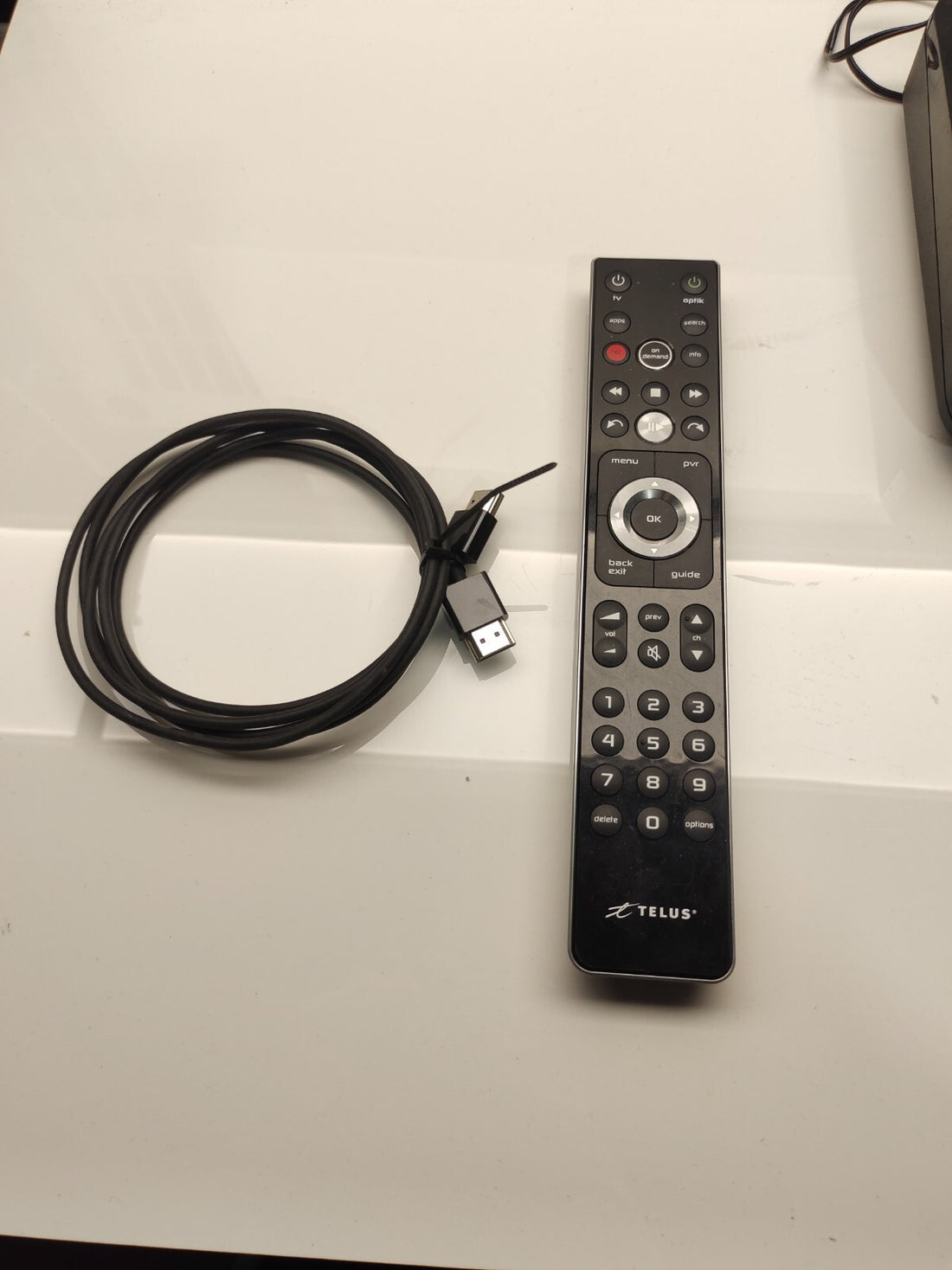 ARRIS VIP5602WT Optik TV 4K PVR with 1TB DVR module Telus With Power A ...