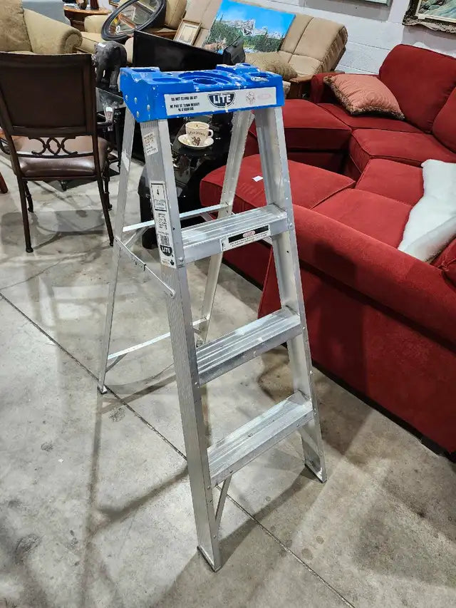Lite 4-Foot Ladder – Rebound Centre