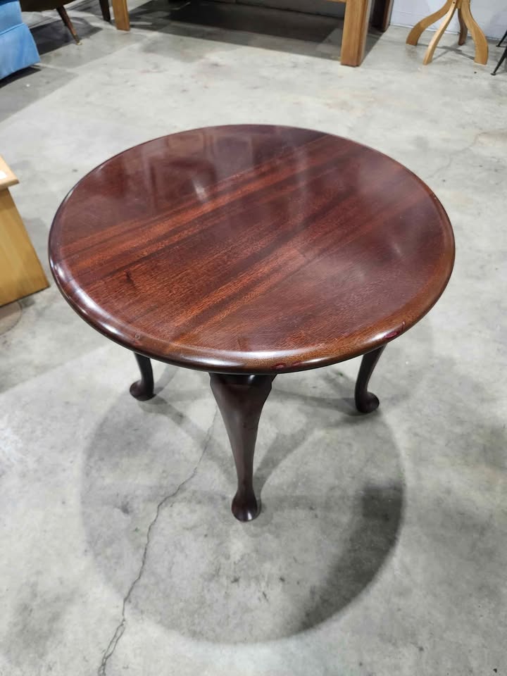 Round Mahogany Side Table – Rebound Centre